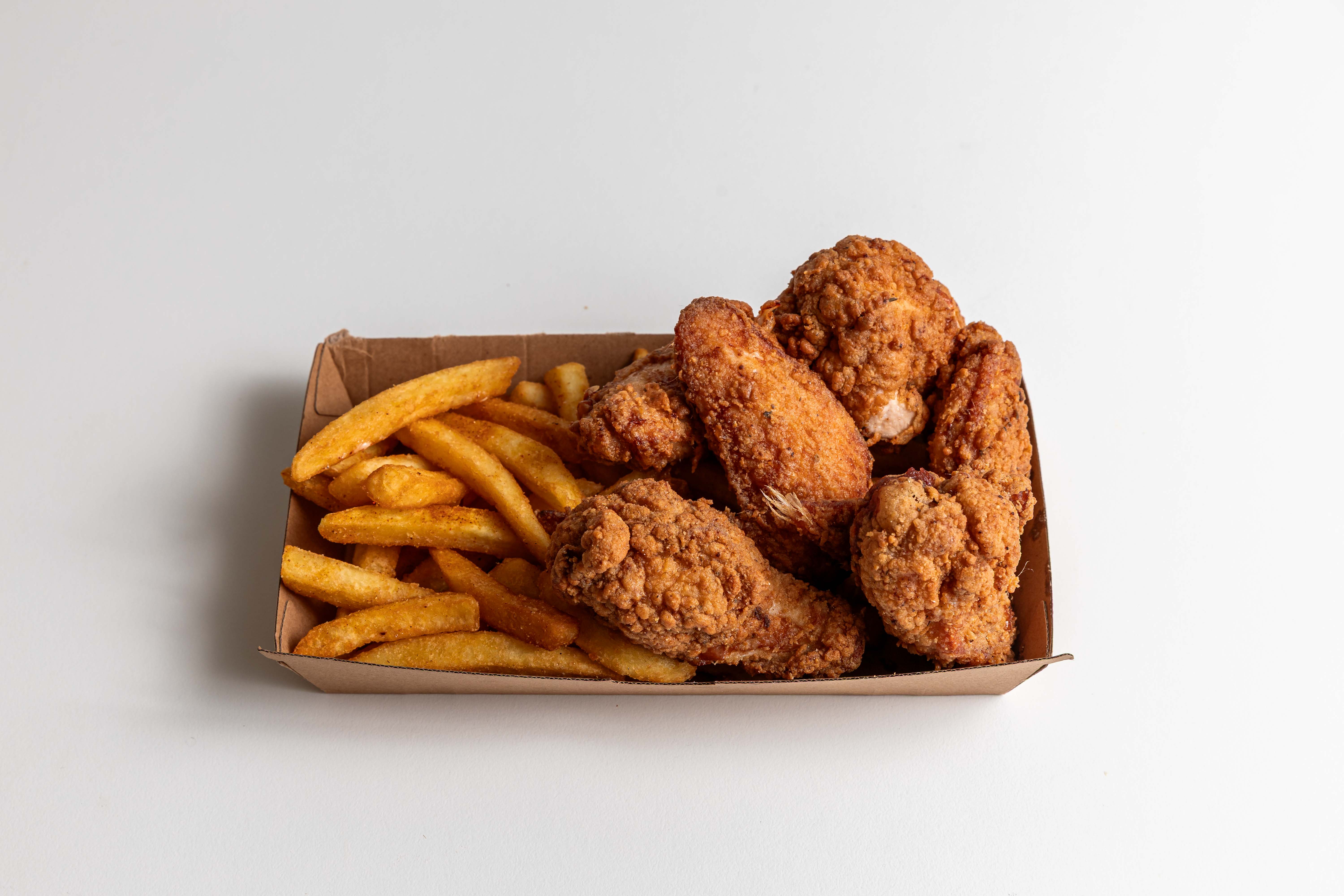 cw 3 GF Louisiana-Style Southern Fried Chicken wings – 3 wings + chips ...